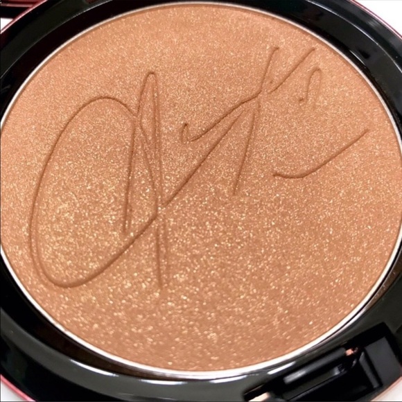 MAC Cosmetics | Makeup | Aaliyah X Mac Baby Girl Bronzing Powder | Poshmark